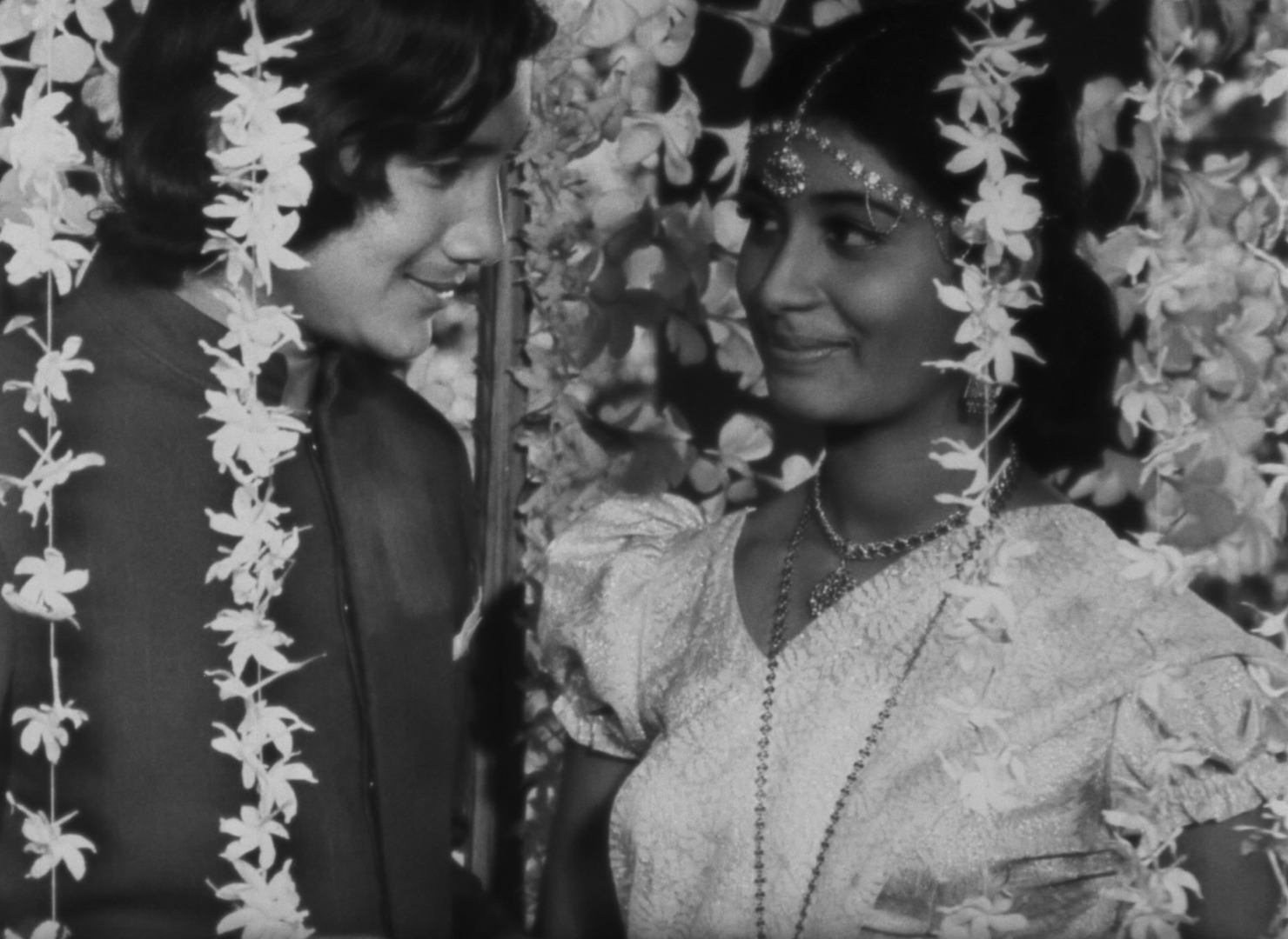 Film Heritage Foundation restores the Sri Lankan film "Gehenu Lamai ...